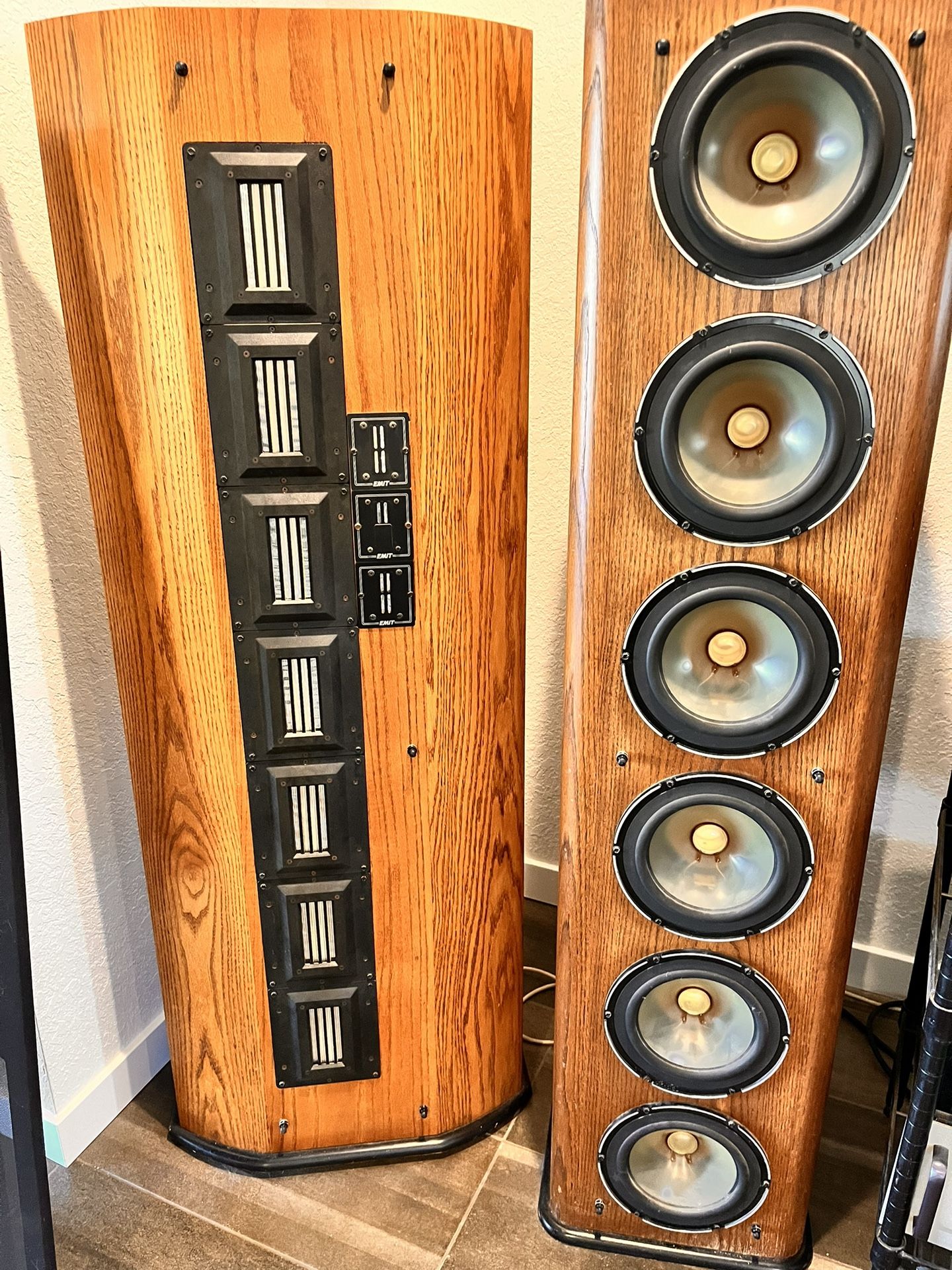 Vintage Infinity RS1b 4 Unit Speaker Columns for Sale in Mesa, AZ - OfferUp