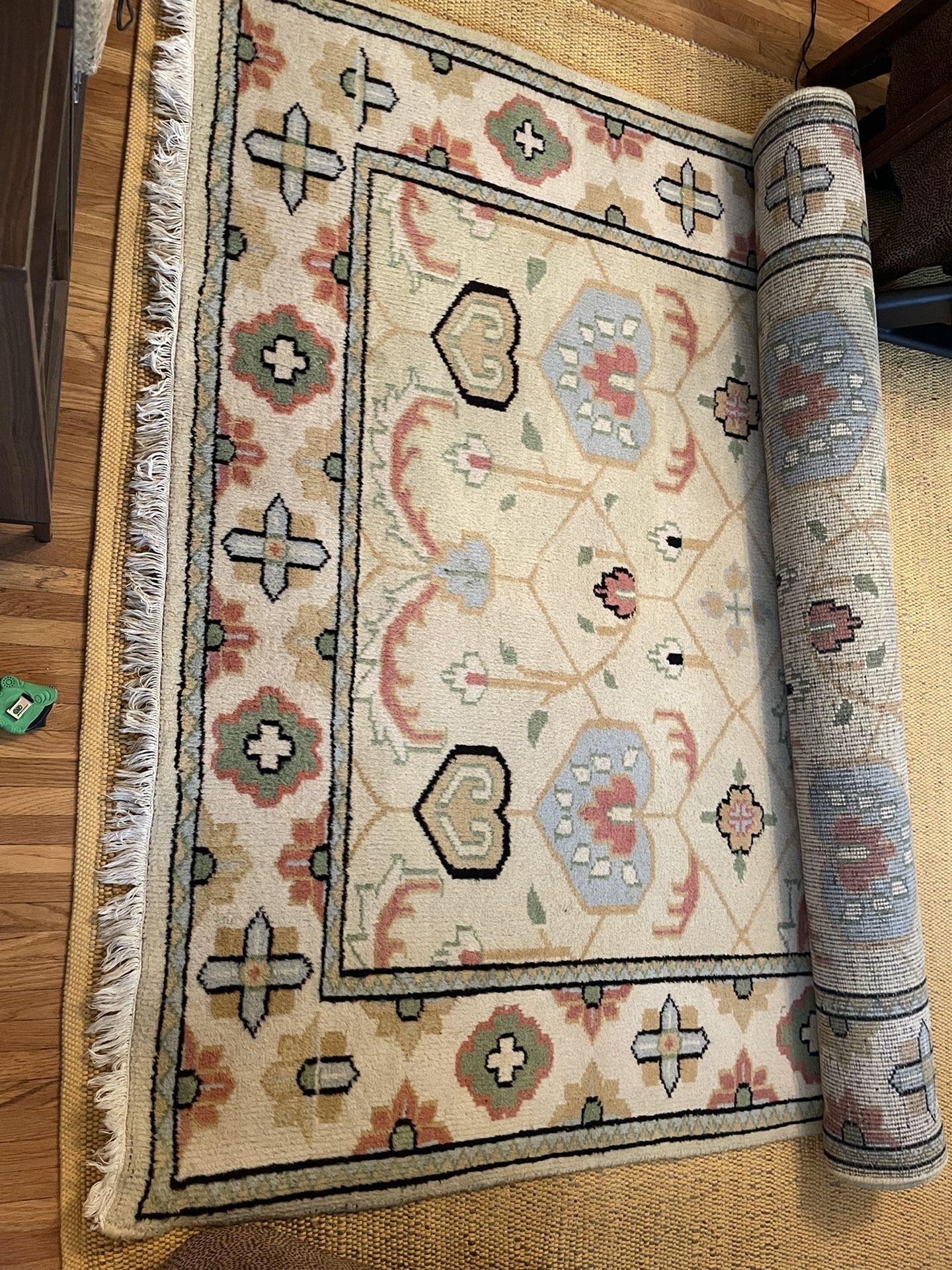 Area Rug - 6ft 3in X 9ft for Sale in Portland, OR - OfferUp