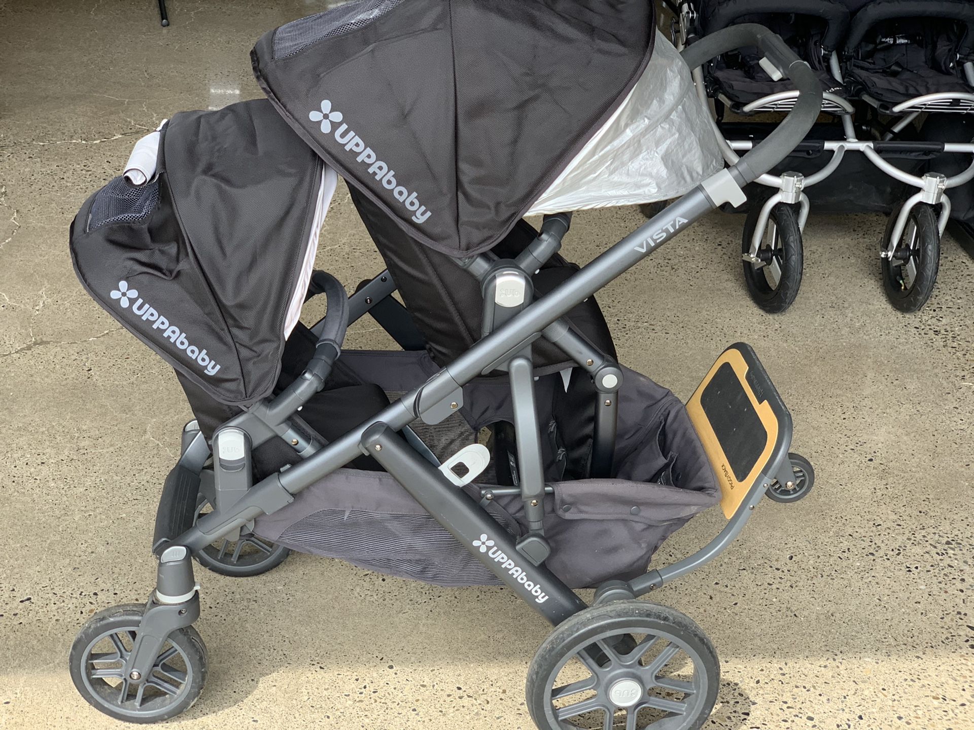 Uppa Baby Vista 2017 Stroller Jake (Black / Carbon) w/ EXTRAS for Sale ...
