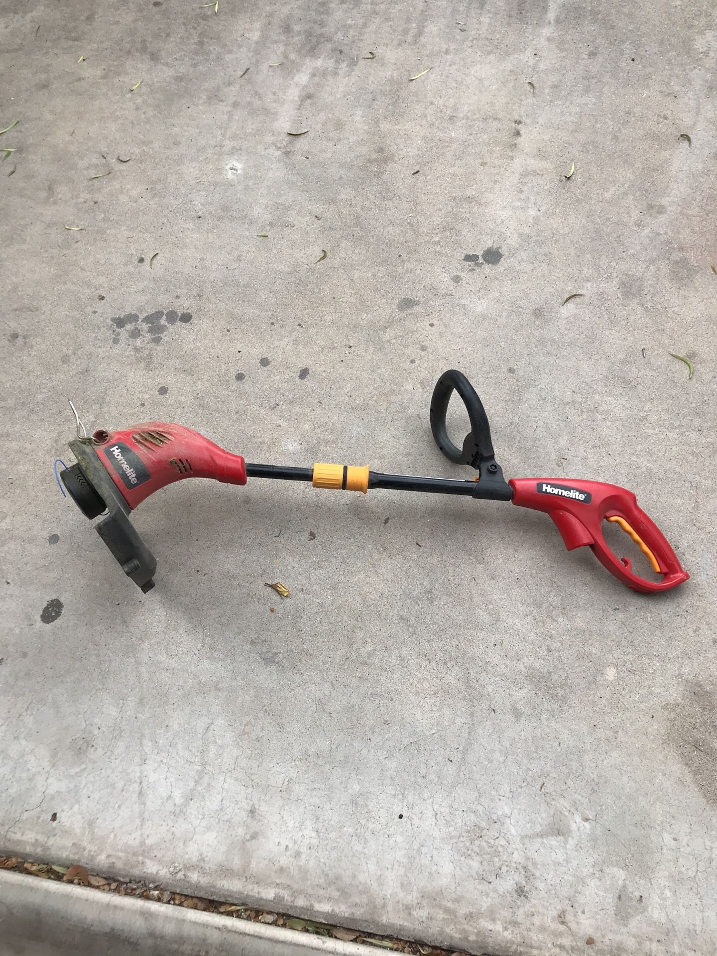 Homelite 13” electric weed eater for Sale in Mesa, AZ - OfferUp