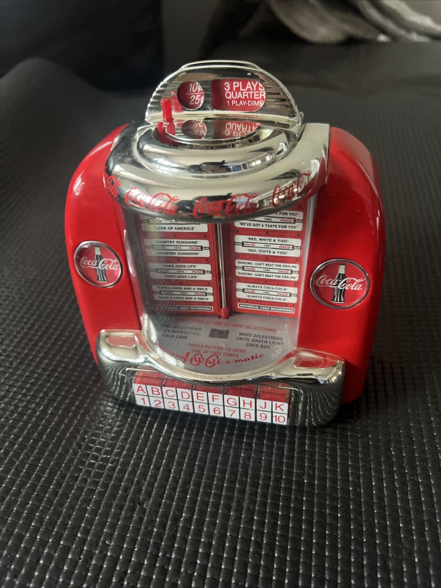 1996 Vintage Coca-Cola Jukebox Works! for Sale in Chicago, IL - OfferUp