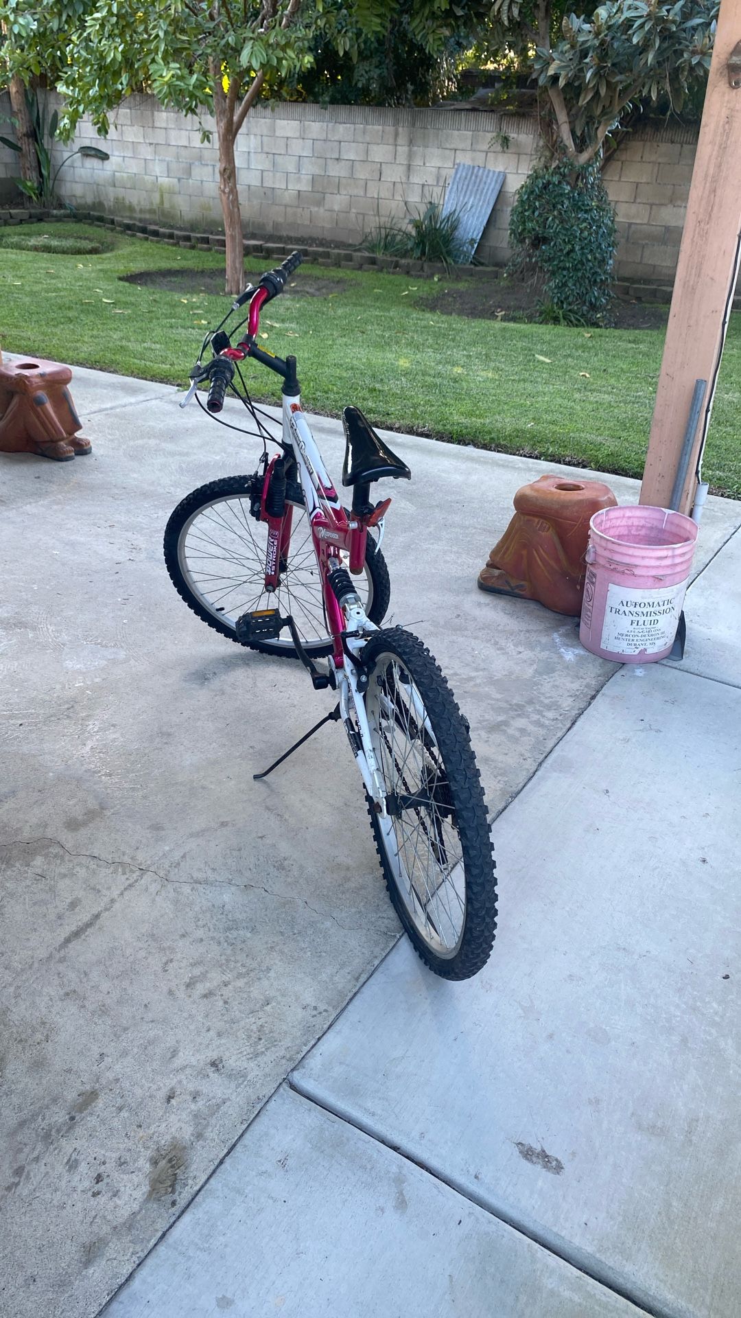mountain bike in great shape for Sale in Pomona, CA - OfferUp
