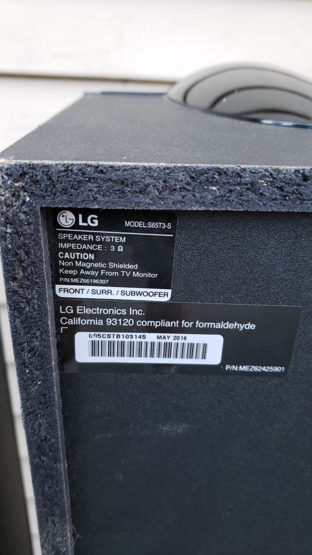 Pair of LG Tower Speakers Model S65T3-S w/ built-in Subwoofers for Sale ...