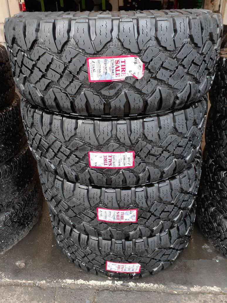 33 inch tires by 15 inch rims GOODYEAR WRANGLER DURATRAC deep tread ...