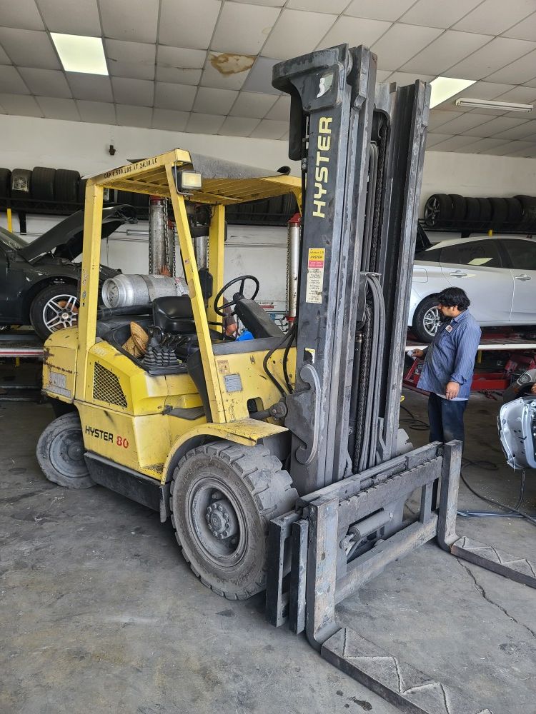 2000 Yellow hyster H80XM forklift 3 stage lift 6500lb capacity for Sale ...