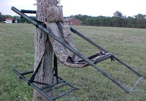 Tree lounge hunting treestand for Sale in San Antonio, TX - OfferUp