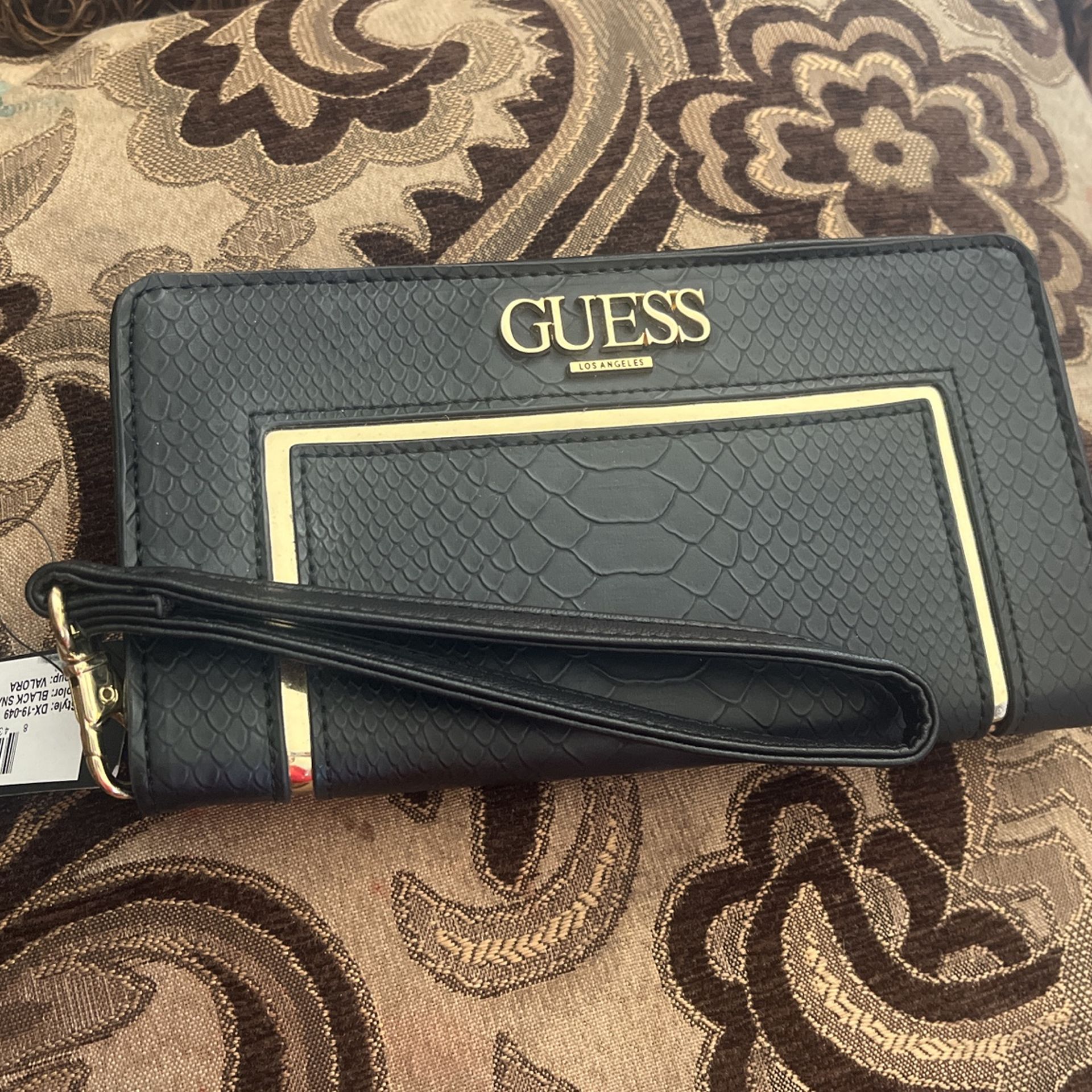 Guess Wallet for Sale in Phoenix, AZ - OfferUp