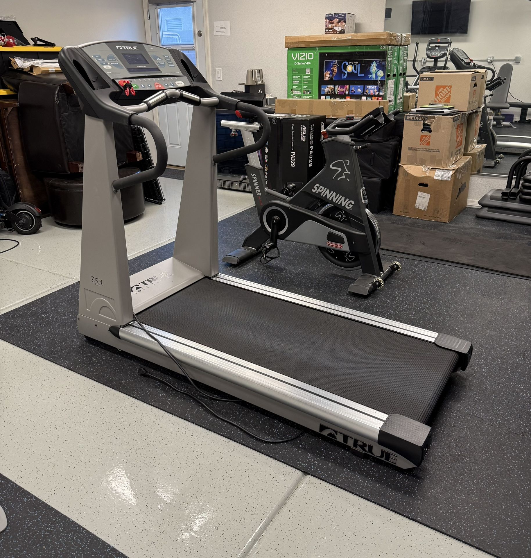 True Fitness Z5.4 Treadmill for Sale in Cave Creek, AZ - OfferUp