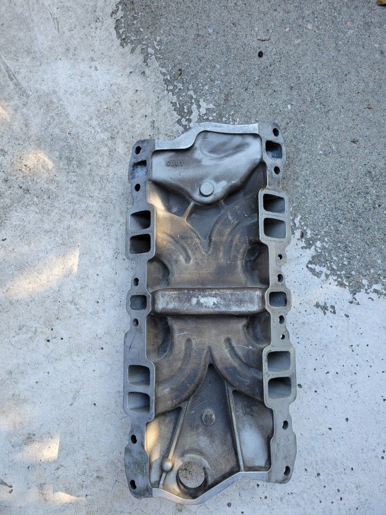 Edelbrock Sbc Intake Single Plane for Sale in Hawthorne, CA - OfferUp