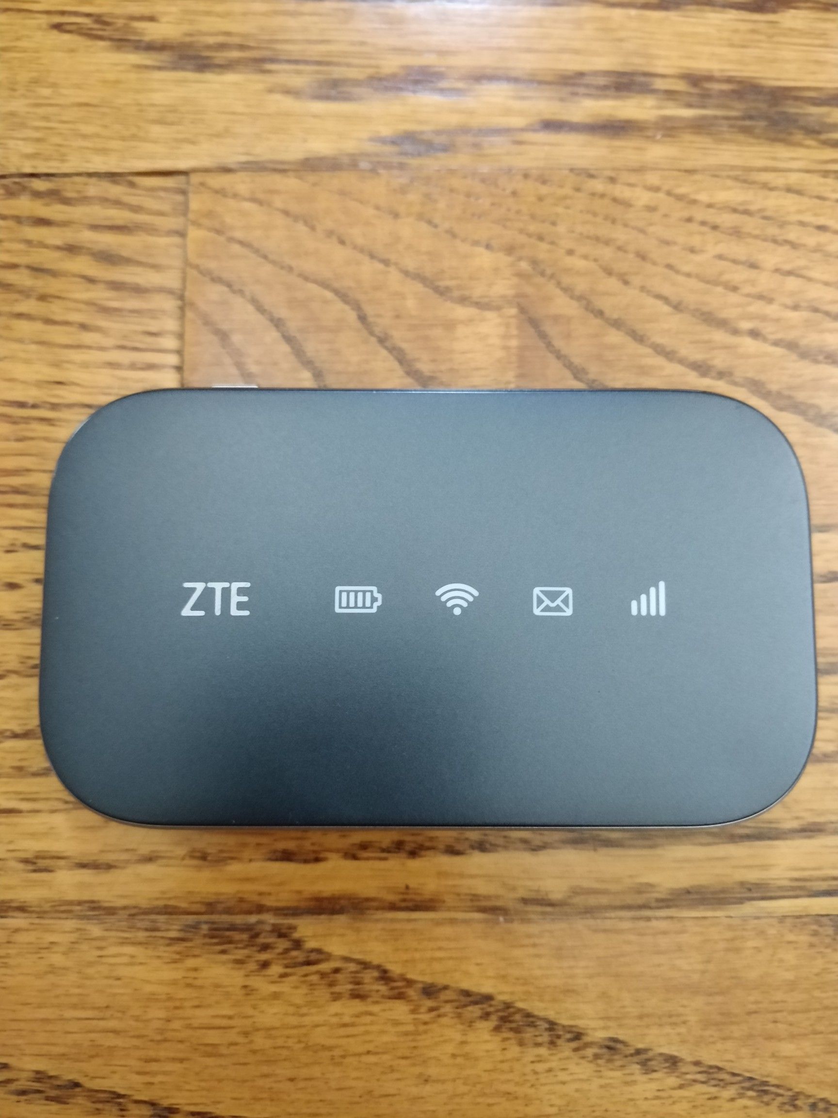 ZTE Falcon Z917 4G LTE T-Mobile Hotspot. for Sale in Riverwoods, IL - OfferUp