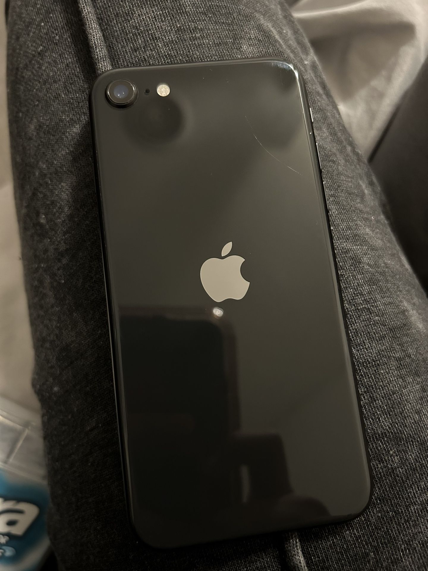 Black iphone SE (2nd generation) for Sale in Greensboro, NC - OfferUp