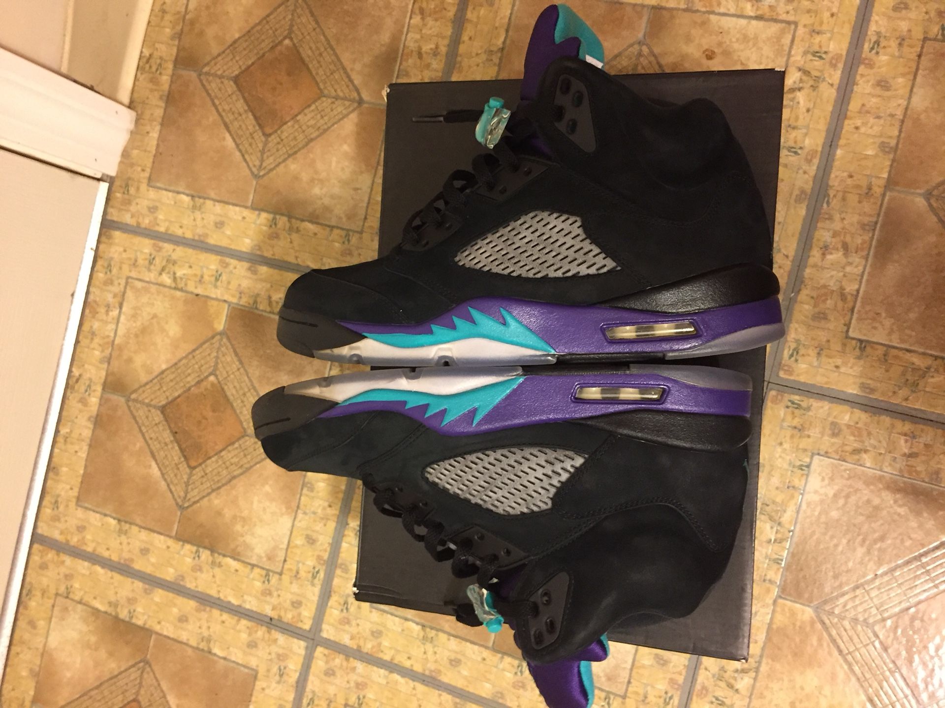 Black Grape 5s