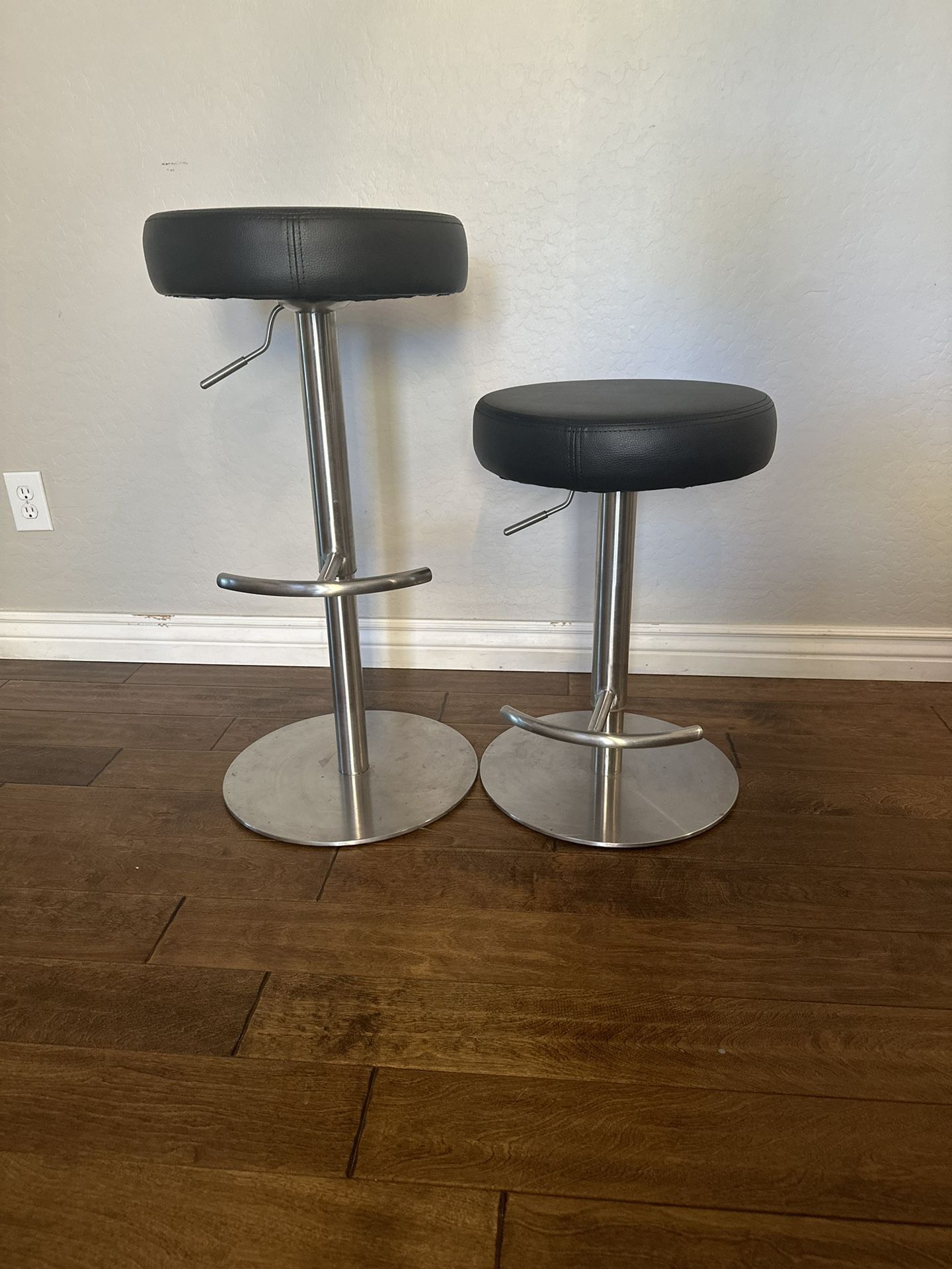 Adjustable Bar Stools (2) for Sale in Gilbert, AZ - OfferUp