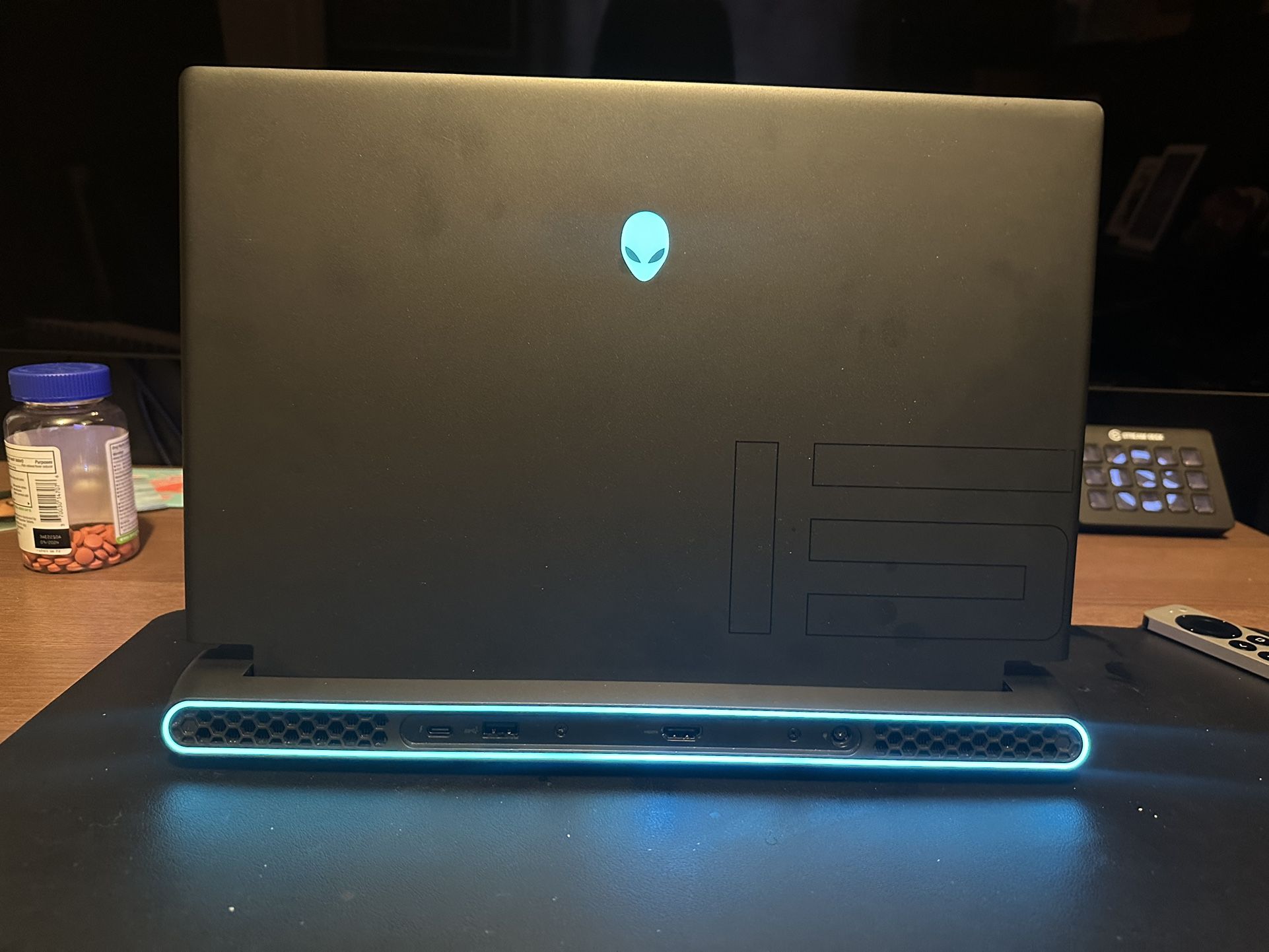 Alienware M15 R7 - CherryMX Keyboard Model for Sale in Chicago, IL ...