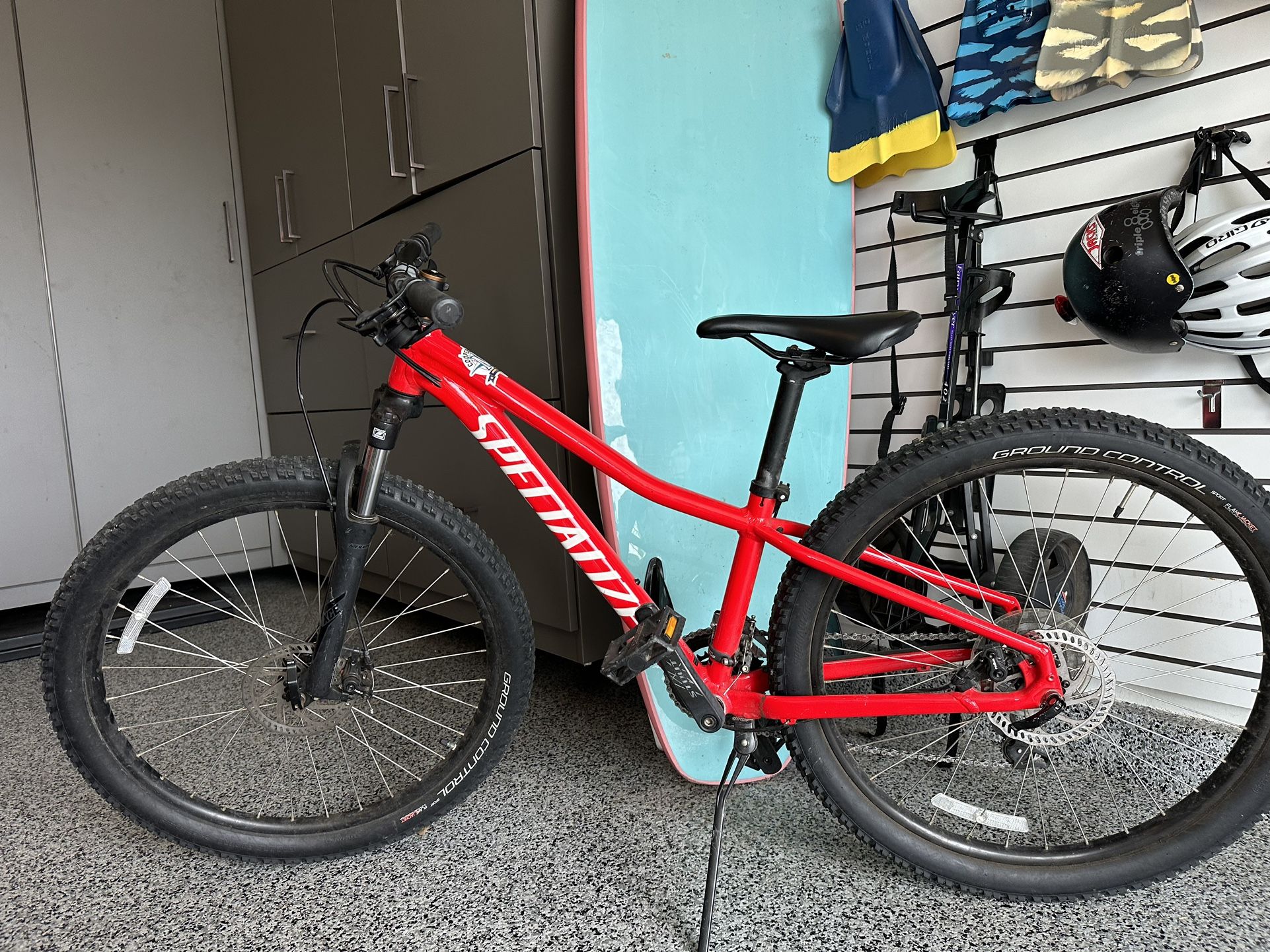 Specialized Kids Bike Rockhopper for Sale in Newport Beach, CA - OfferUp