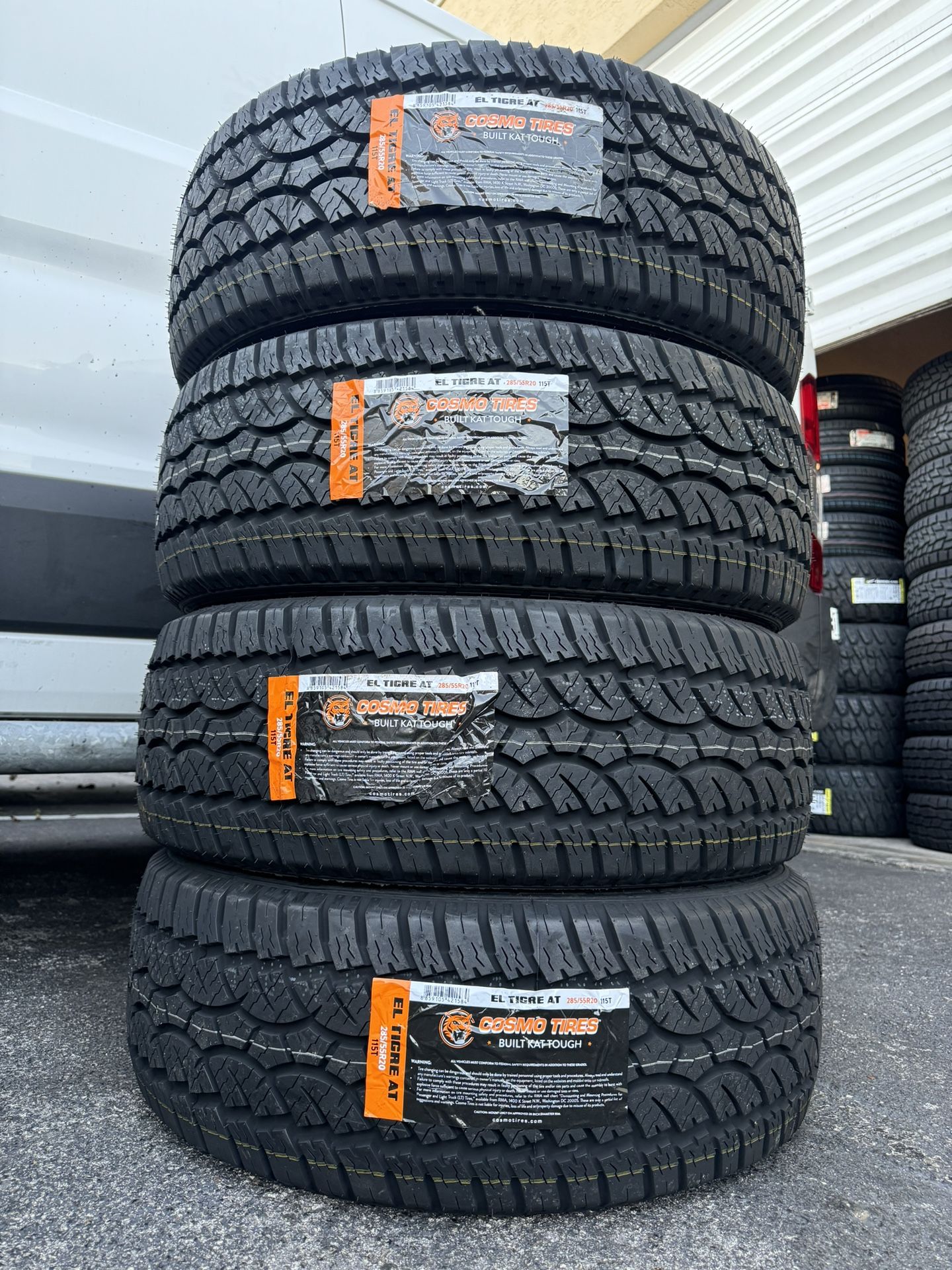 Set Cosmo 285 55 R20 for Sale in Fort Lauderdale, FL - OfferUp