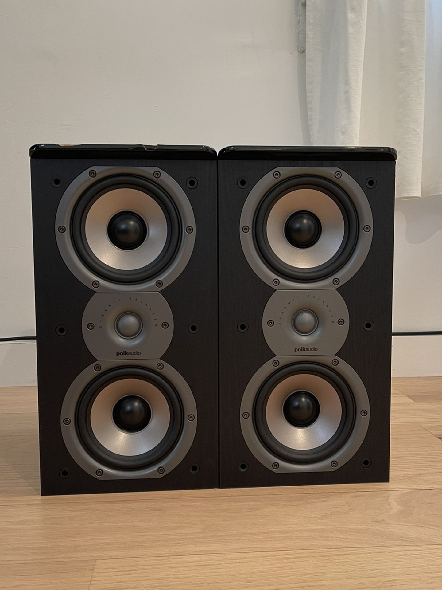 Polk Audio TSi200 Stereo Bookshelf Speakers (pair) for Sale in ...