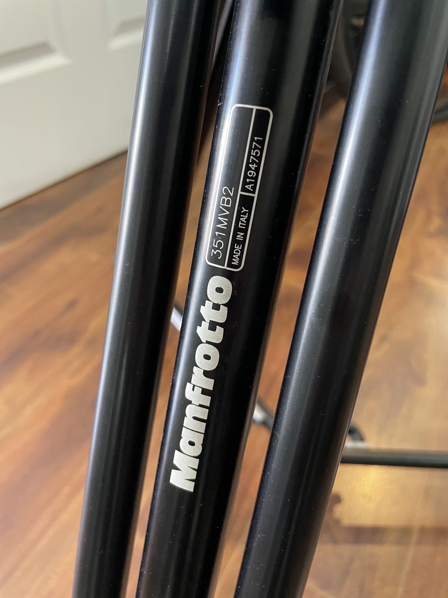 Manfrotto Heavy Duty Tripod for Sale in Cty Of Cmmrce, CA - OfferUp