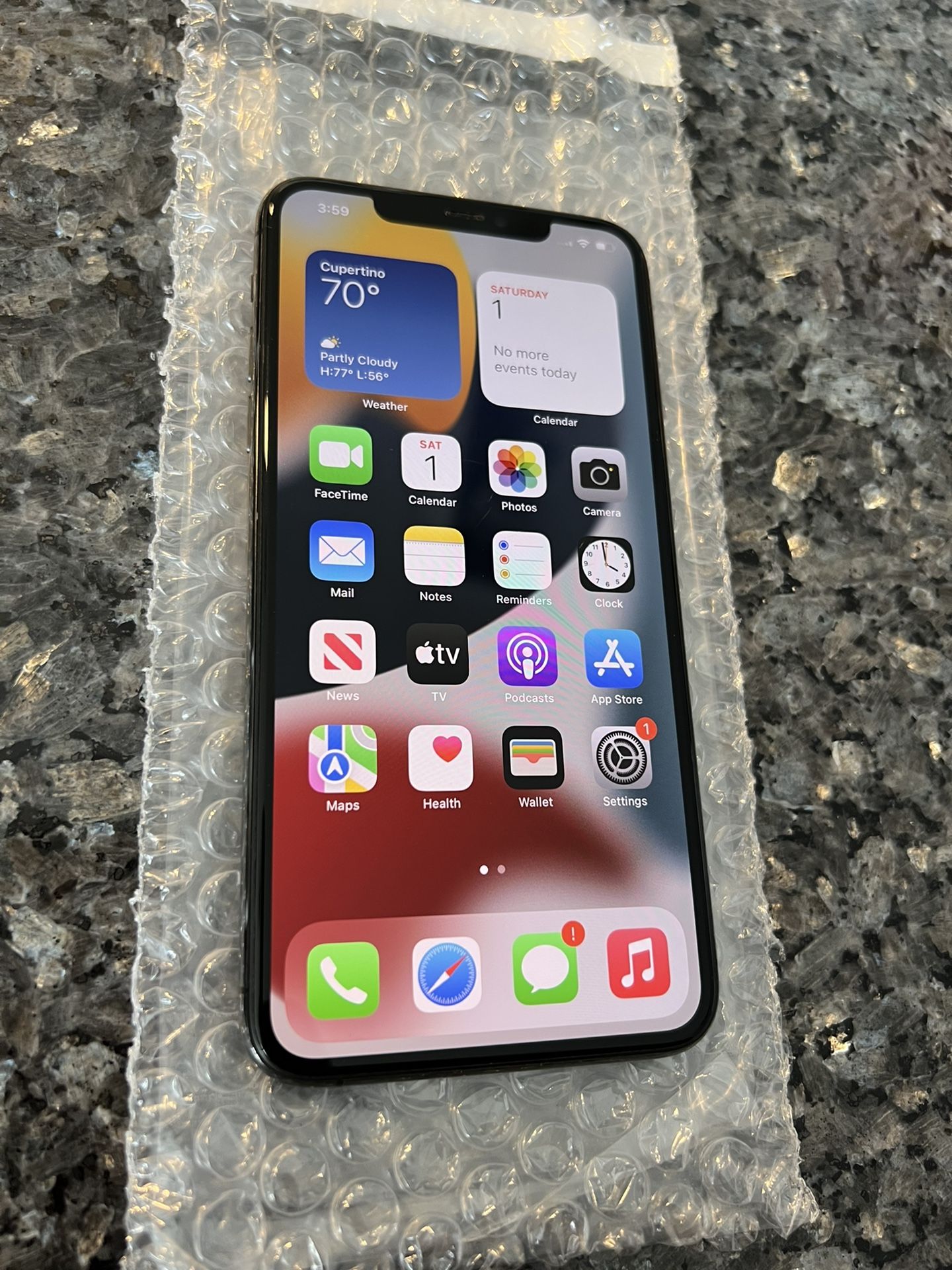 Unlocked iPhone 11 Pro Max (Gray) 64GB - Great Condition for Sale in ...