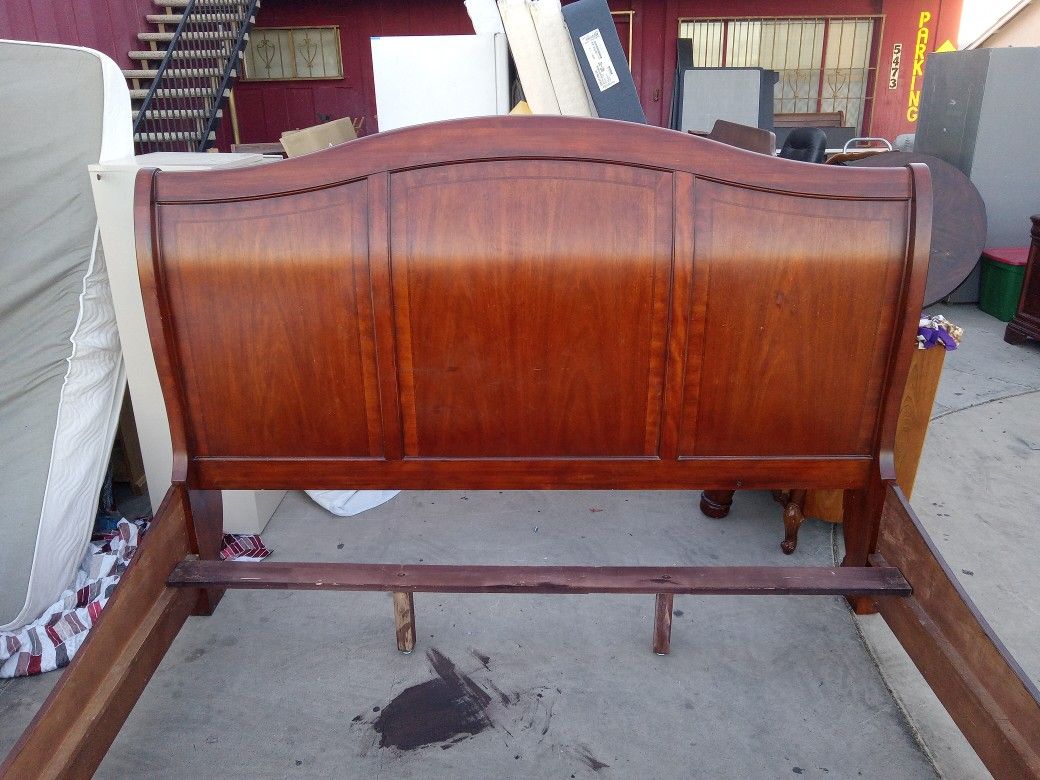 Nice Large Super Strong and Sturdy Solid Heavy Oak King-size Sleigh Bed ...