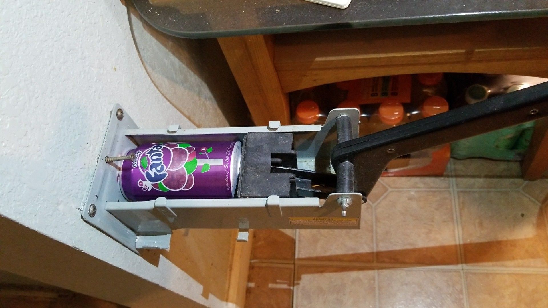 Máquina para apachurrar botes de aluminio for Sale in Dallas, TX - OfferUp