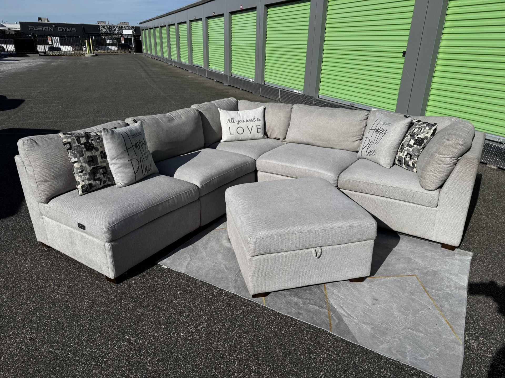 Thomasville Rockford 6 Piece Fabric Modular Sectionalnull