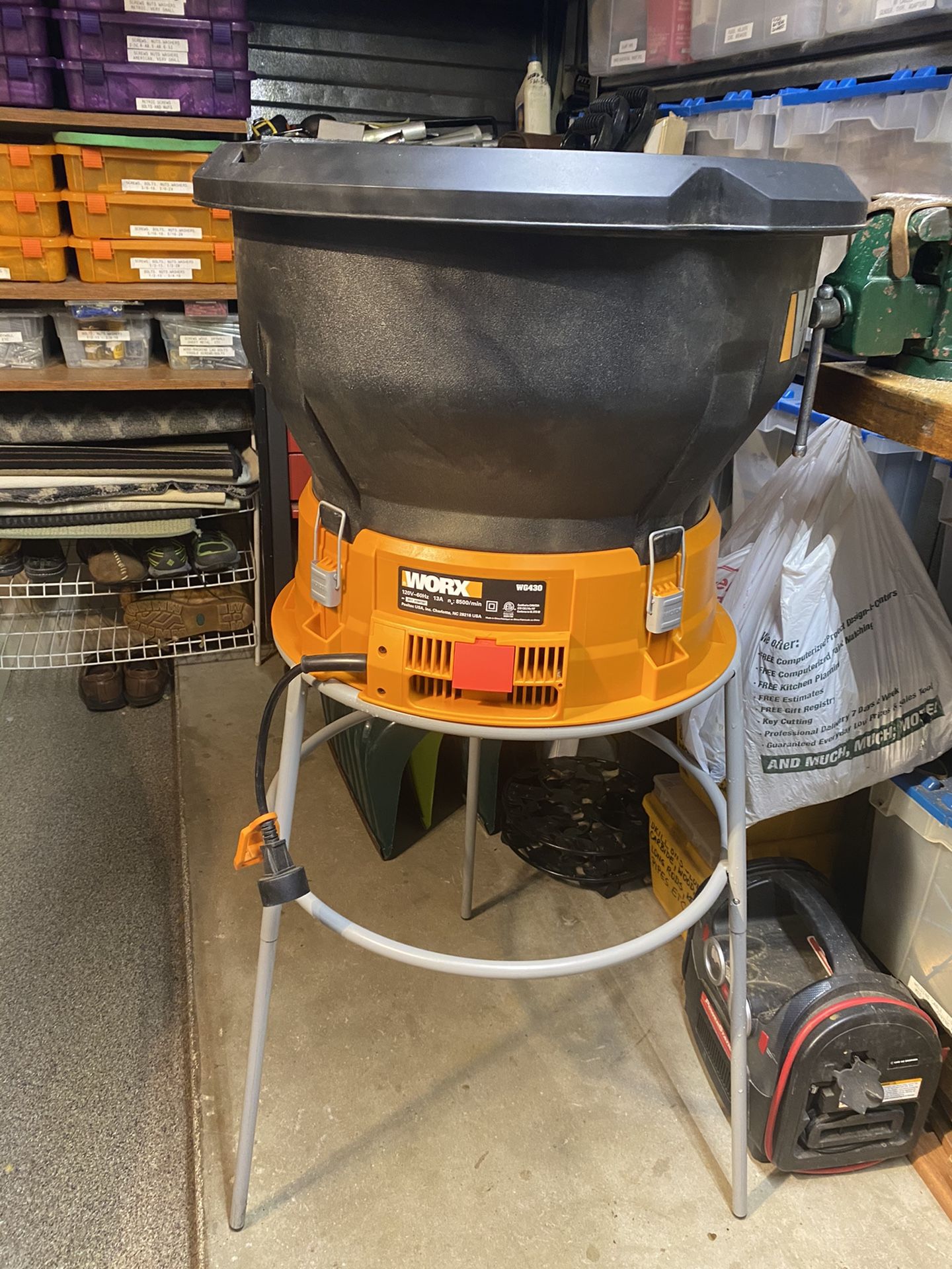 Mod. WG430 Worx leaf mulcher for Sale in Park Ridge, IL - OfferUp