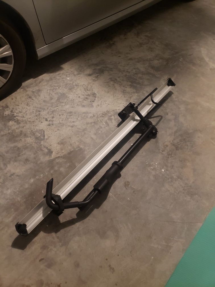 Thule 594XT Sidearm bike rack for Sale in Houston, TX - OfferUp
