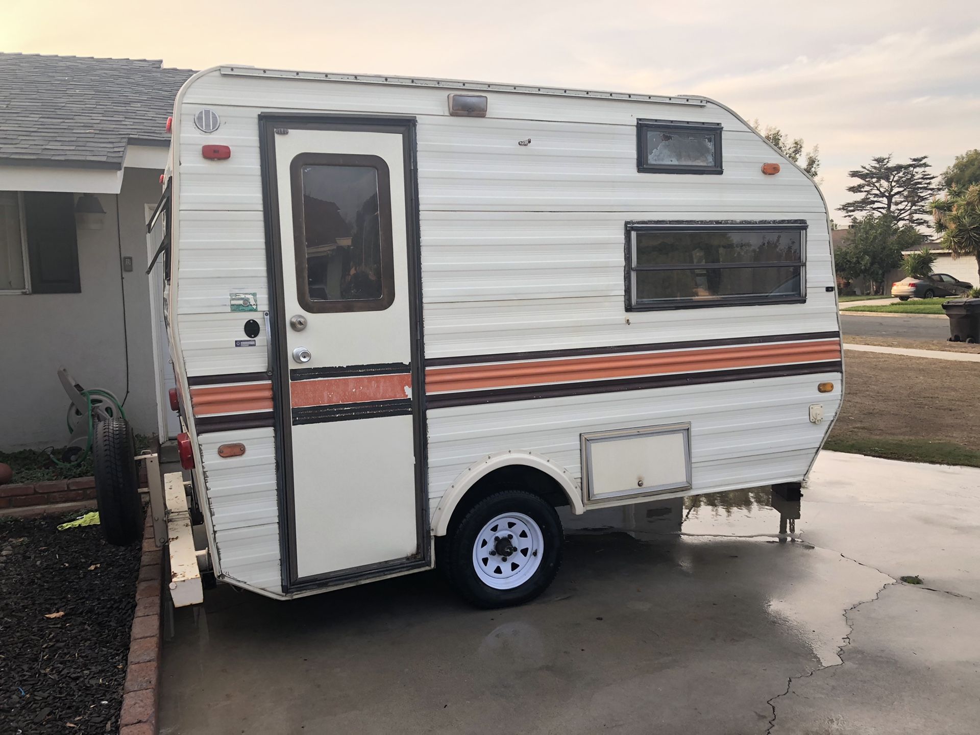 1983 scotty 11FT travel trailer for Sale in Riverside, CA - OfferUp