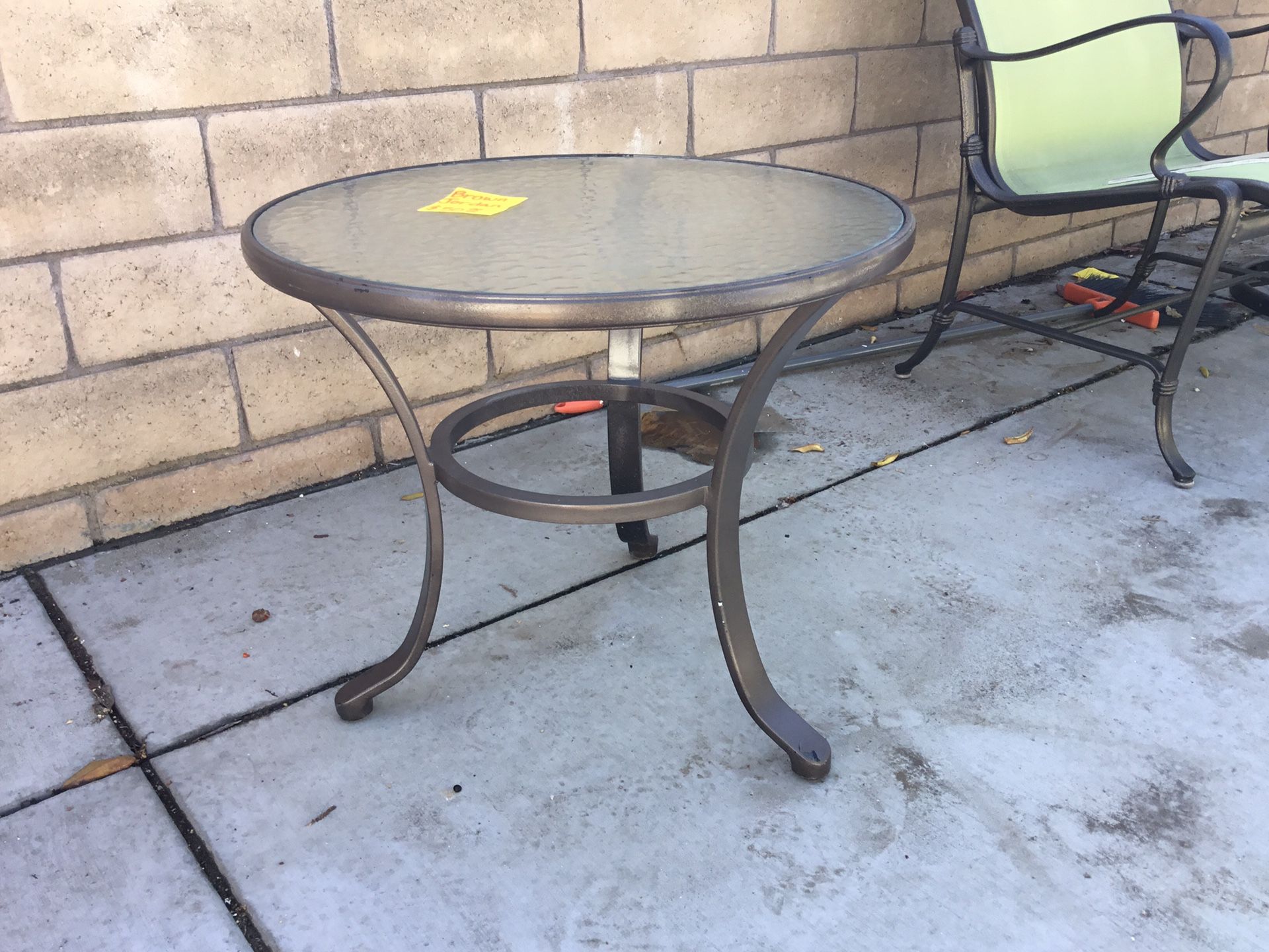 Brown Jordan outdoor patio table for Sale in Azusa, CA - OfferUp