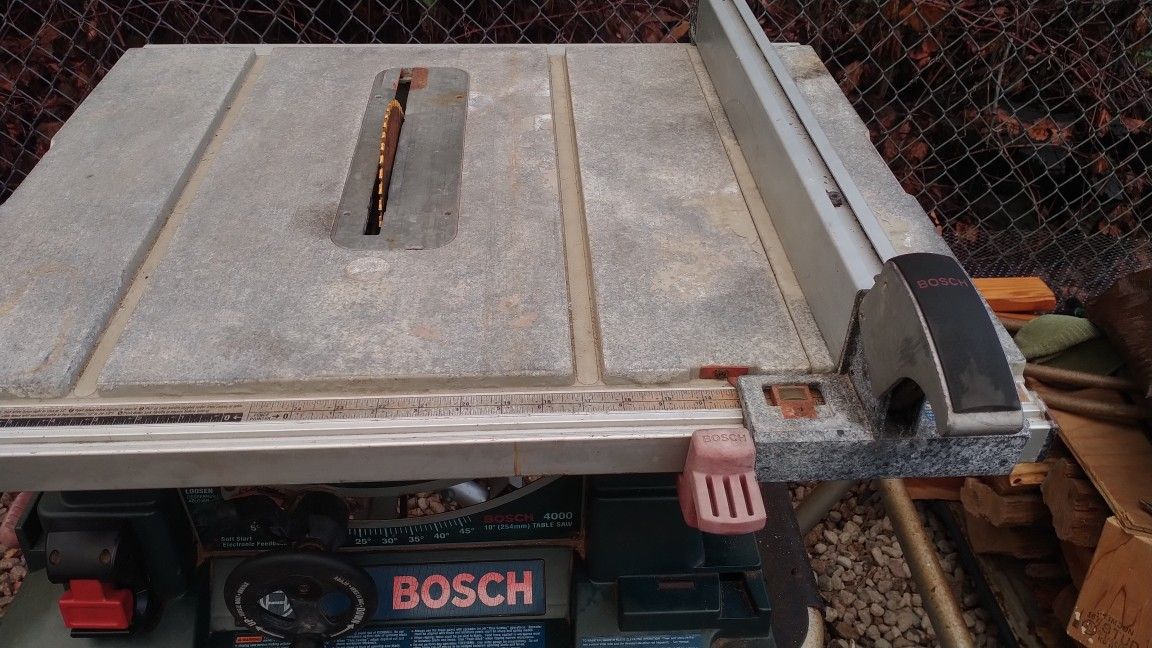 Bosch 4000 Table Saw W/Stand for Sale in El Cajon, CA - OfferUp