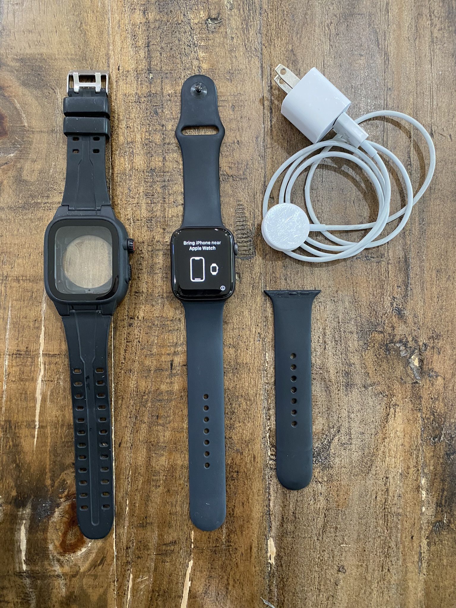 Unlocked IWatch Series 6 Black 44mm for Sale in Murrieta, CA - OfferUp