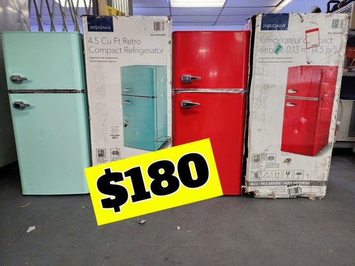 Insignia - 4.5 Cu. Ft. Retro Mini Fridge with Top Freezer for Sale in ...