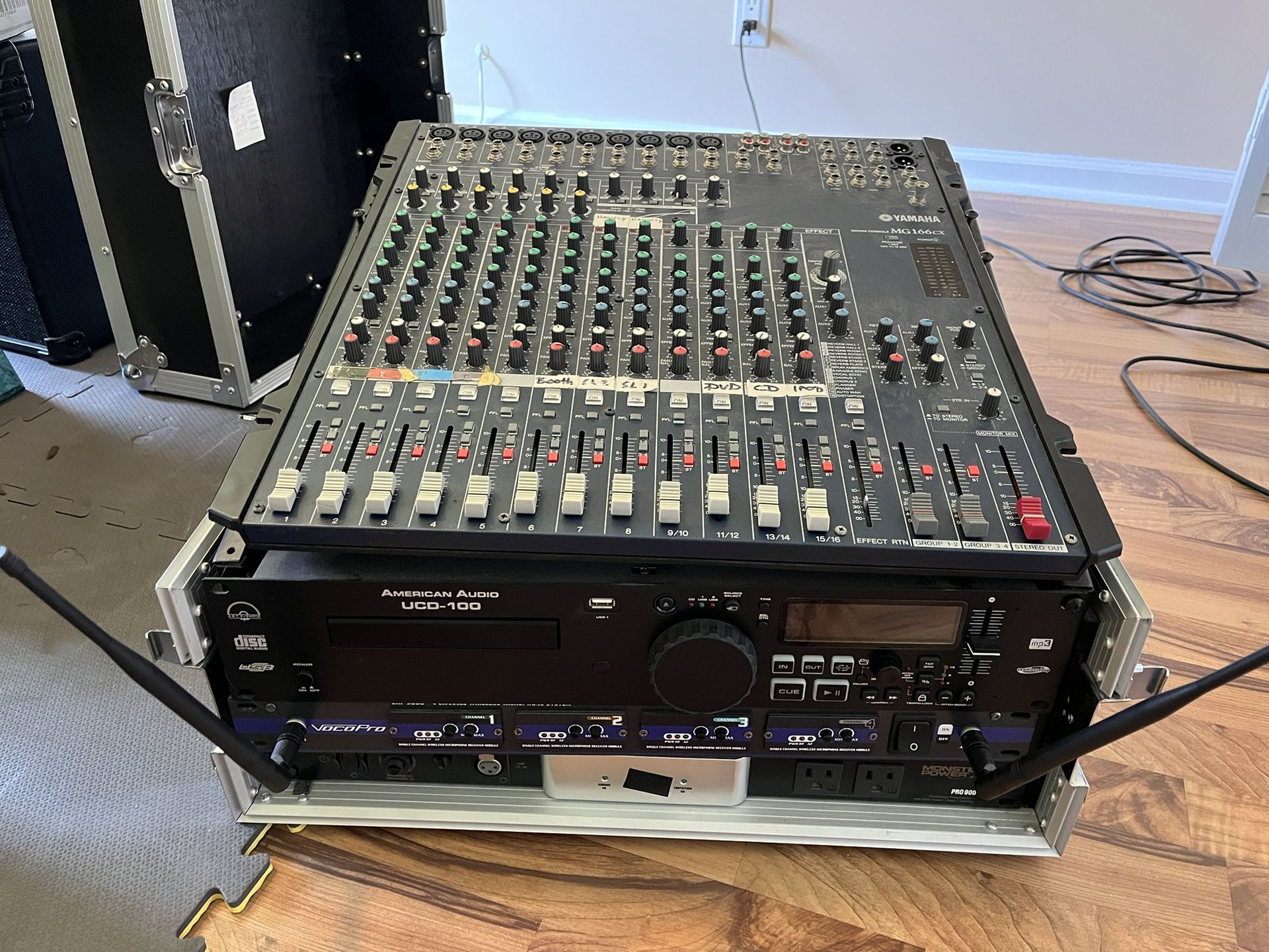 Sound board, Wireless Microphone / With Lavaliers for Sale in Tamarac ...