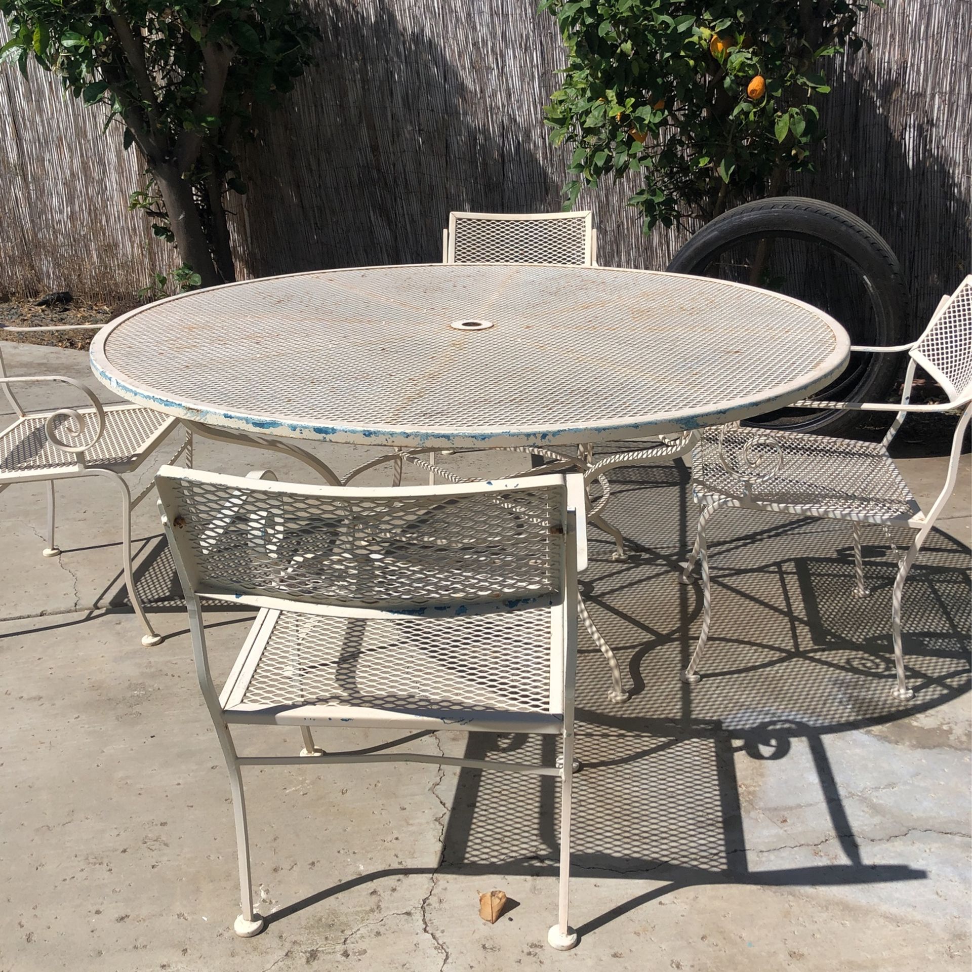 Antique Patio Table Set for Sale in Bakersfield, CA - OfferUp