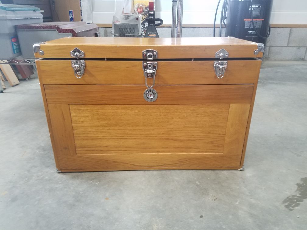 Falconer 12 Drawer tool chest. Used for a knife collection only. for ...
