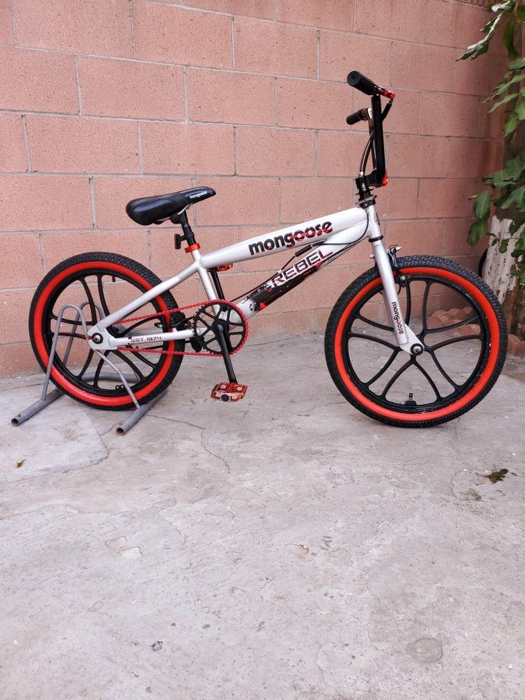 Mongoose Rebel Bmx Bike