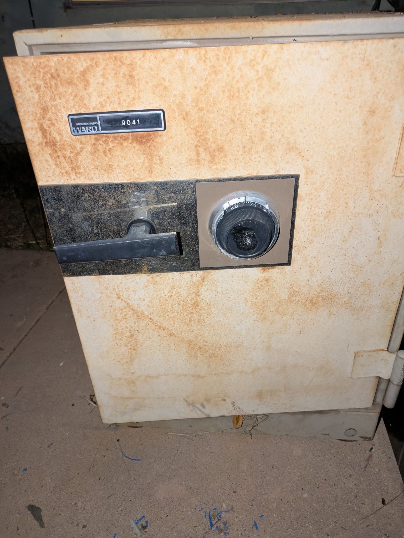 Montgomery Wards , Floor Safe # 9041 for Sale in Hesperia, CA - OfferUp