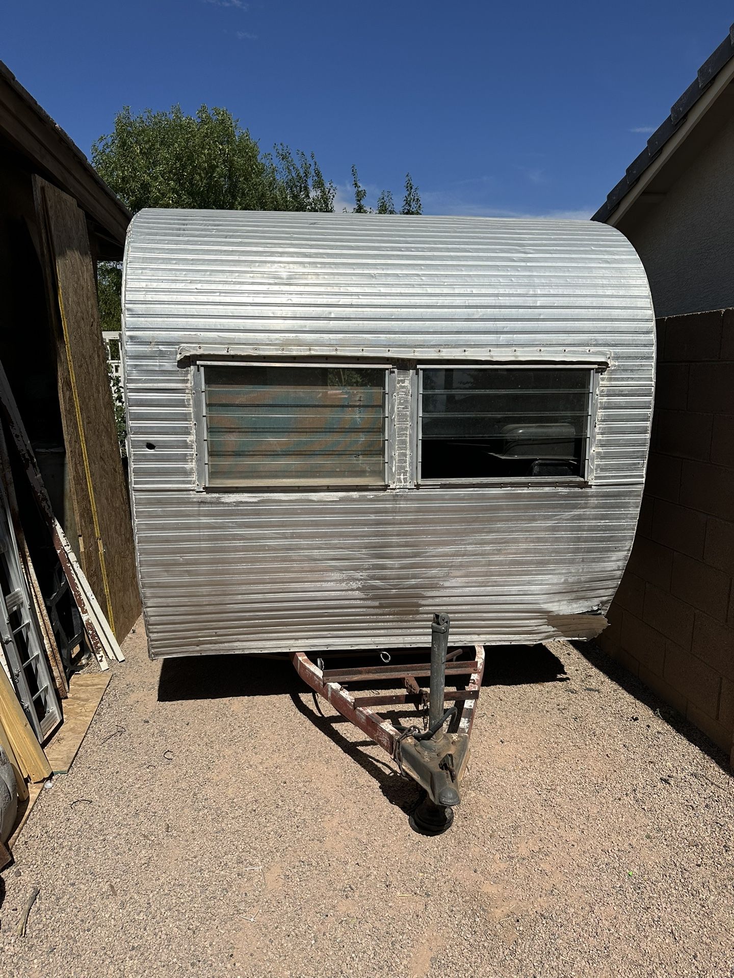 1960 Zipper Vintage Camper Trailor for Sale in Gilbert, AZ - OfferUp