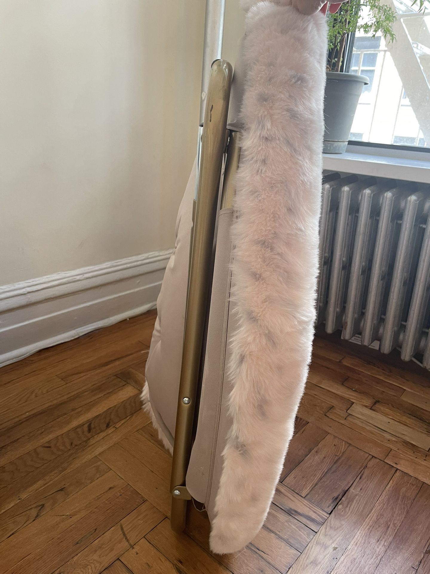Pink Leopard Faux Fur Chair for Sale in New York, NY - OfferUp