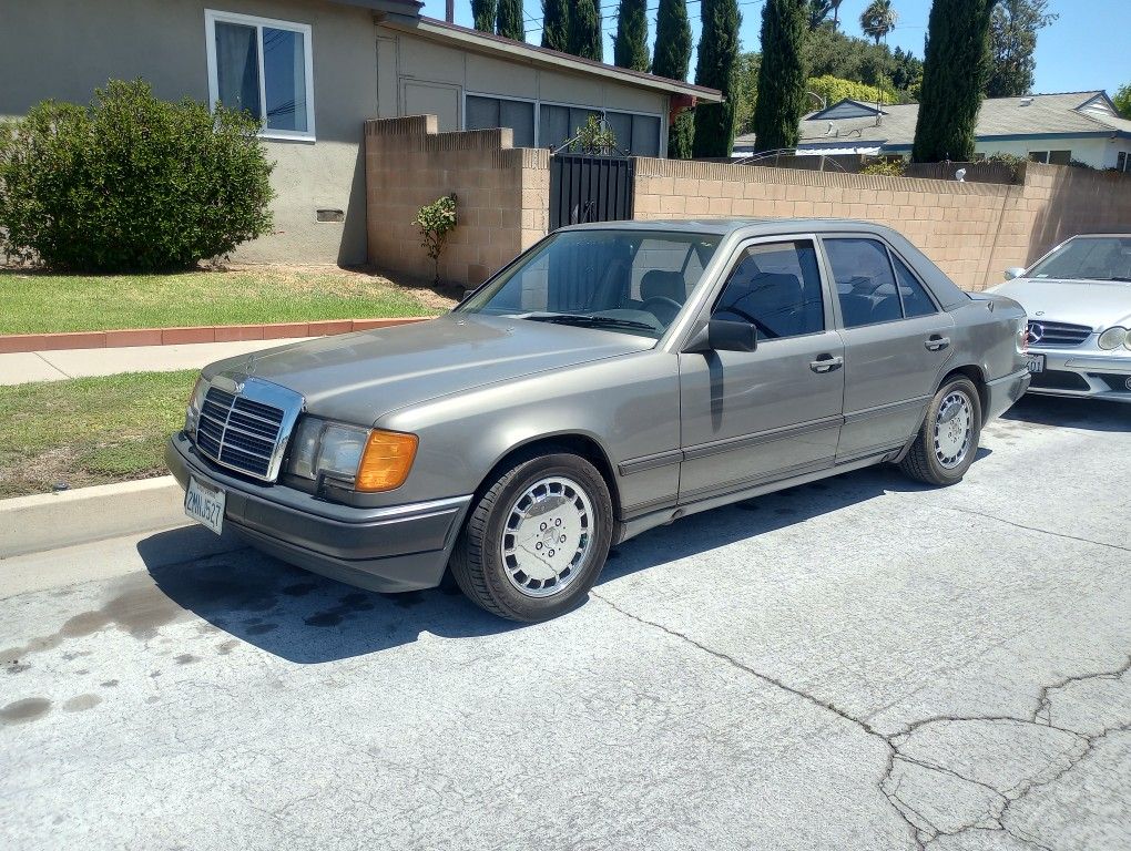 VINTAGE MERCEDES 300E *** for Sale in West Covina, CA - OfferUp