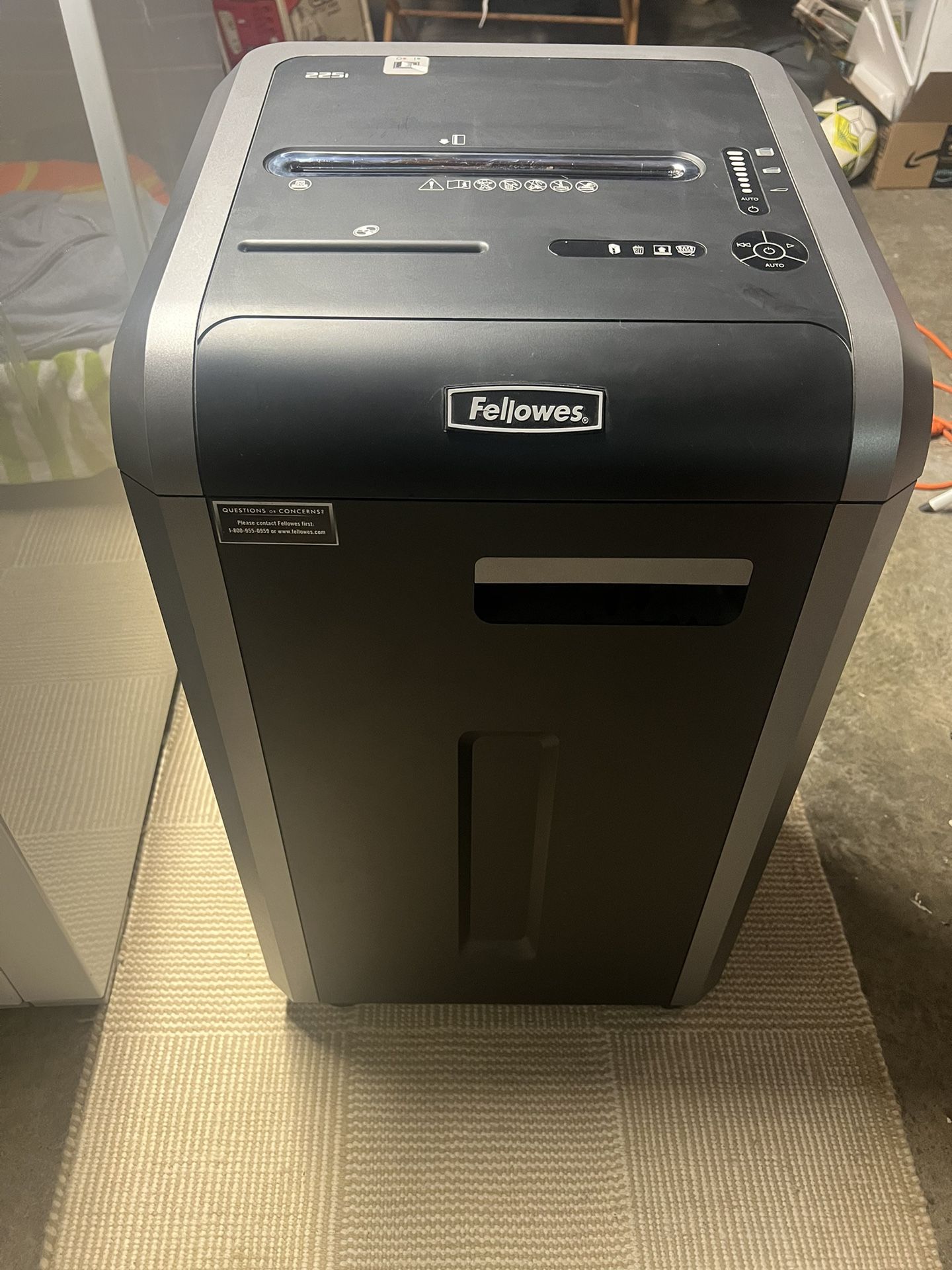 Fellowes Powershred 225i Jam-Free Paper Shredder for Sale in Seattle ...