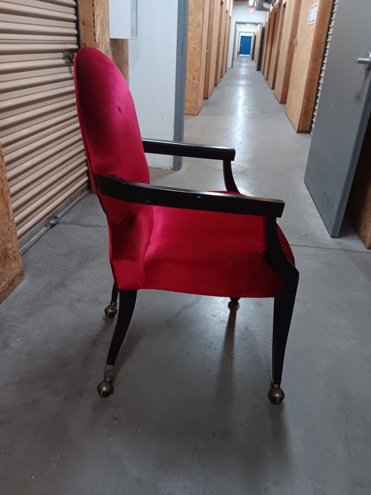 Fancy Red Velvet Chair $45 for Sale in Las Vegas, NV - OfferUp