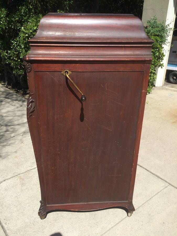 Antique 1913 Victor Victrola VV-XVI Mahogany Talking Machine for Sale ...