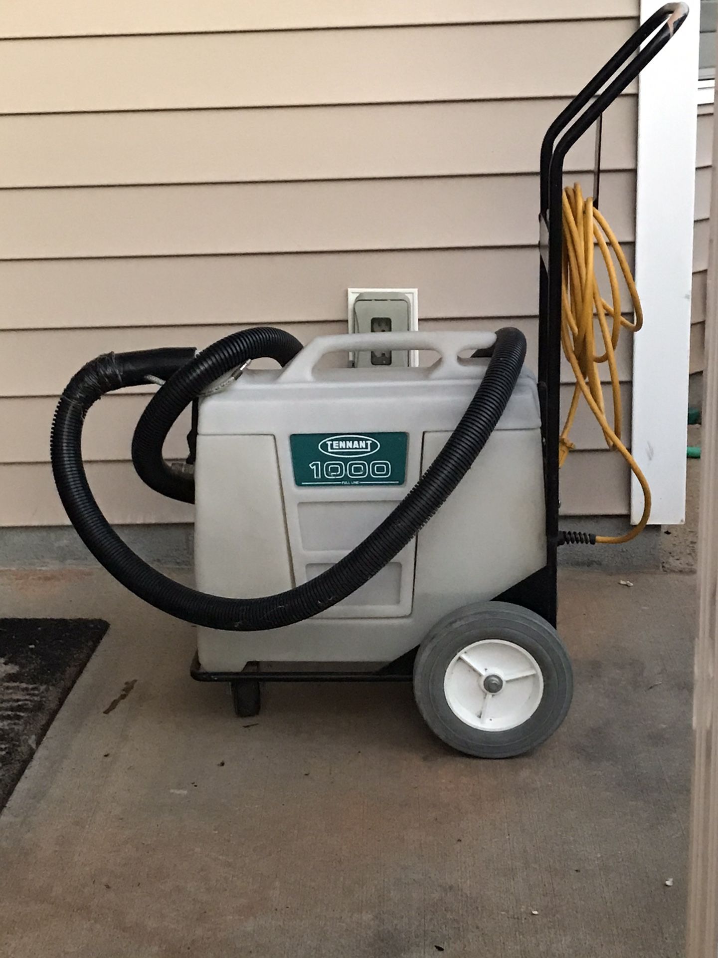 Tennant 1000 carpet extractor. Steam cleaner spotter for Sale in Fort ...