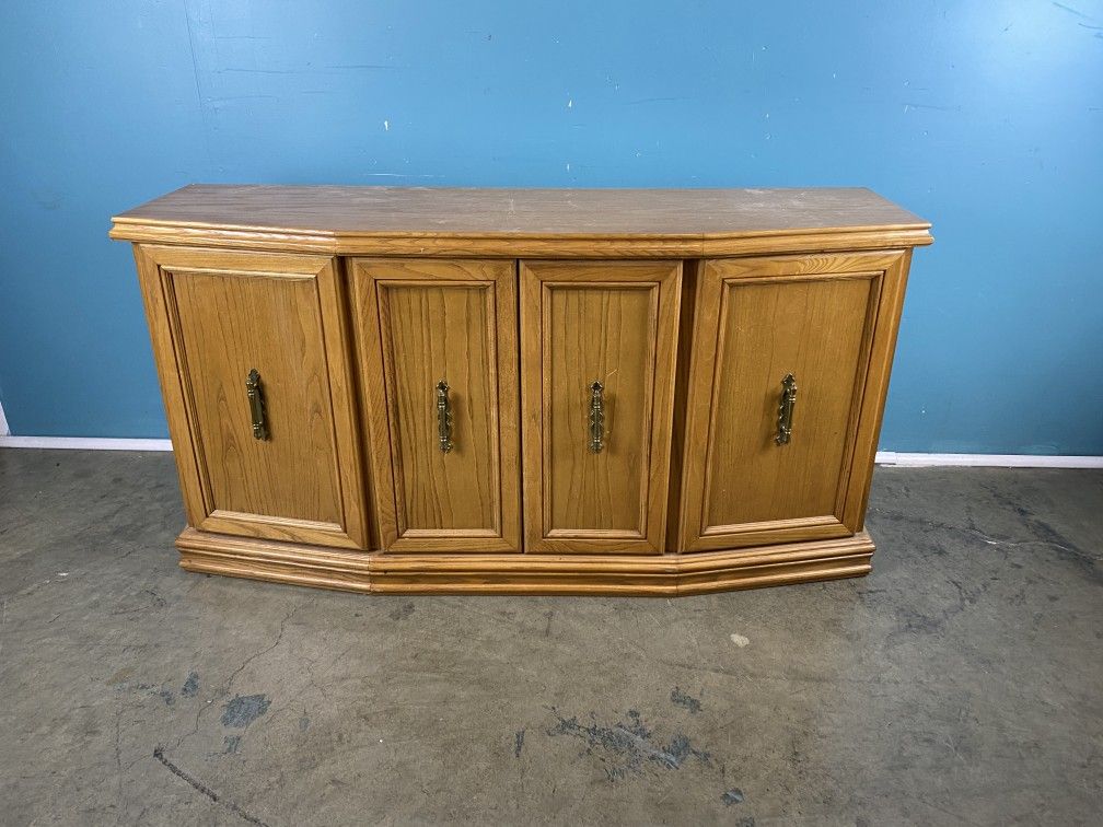 Light Wood 4 Door Sideboard for Sale in Seatac, WA - OfferUp