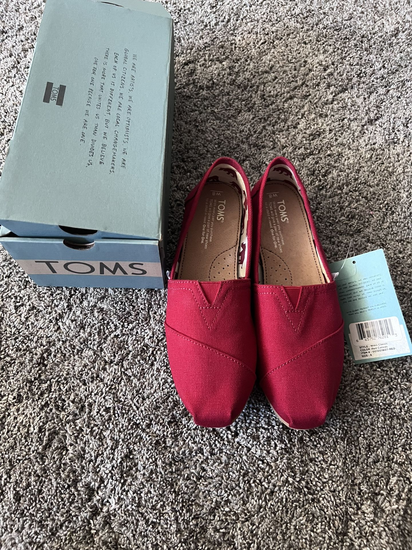 Red Classic Canvas TOMS (size 8) for Sale in Moreno Valley, CA - OfferUp