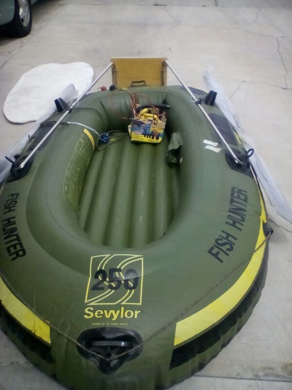 sevylor, fish hunter 250 for Sale in Las Vegas, NV - OfferUp