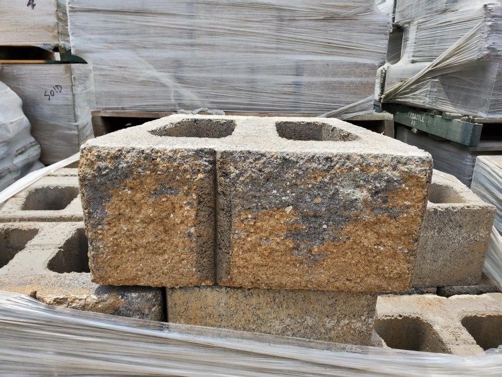 8X18 CEMENT RETAINING BLOCK $295 PER PALLET 45 PCS( FOR WALLS UP TO 6 ...