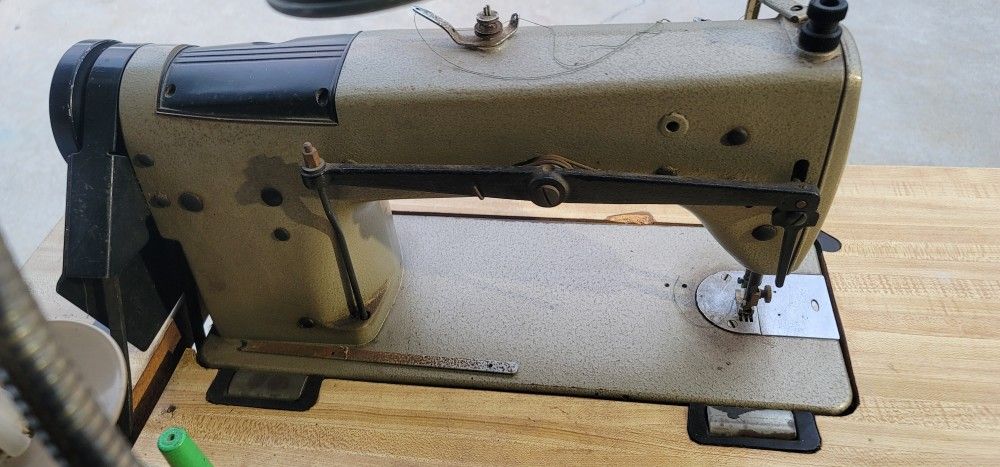 Consew 230 Industrial Sewing Machine With Table for Sale in Huntington ...